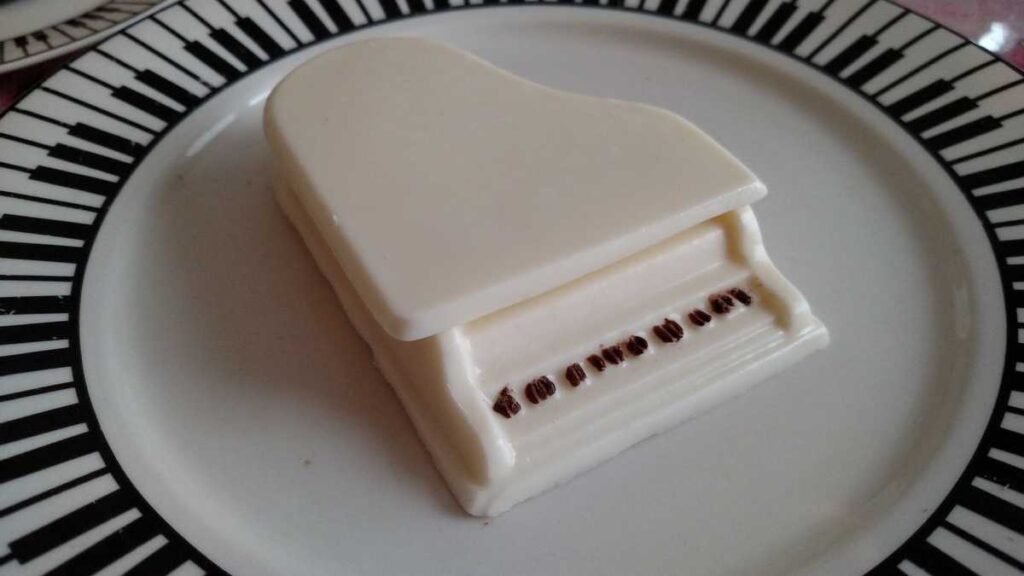 Custom Chocolates for Music and Piano Lovers – B4 and Afters