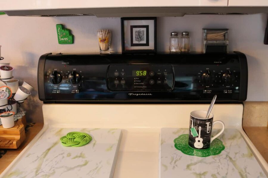 Kitchen Counter Crumb Catcher Tip (Video) – B4 and Afters