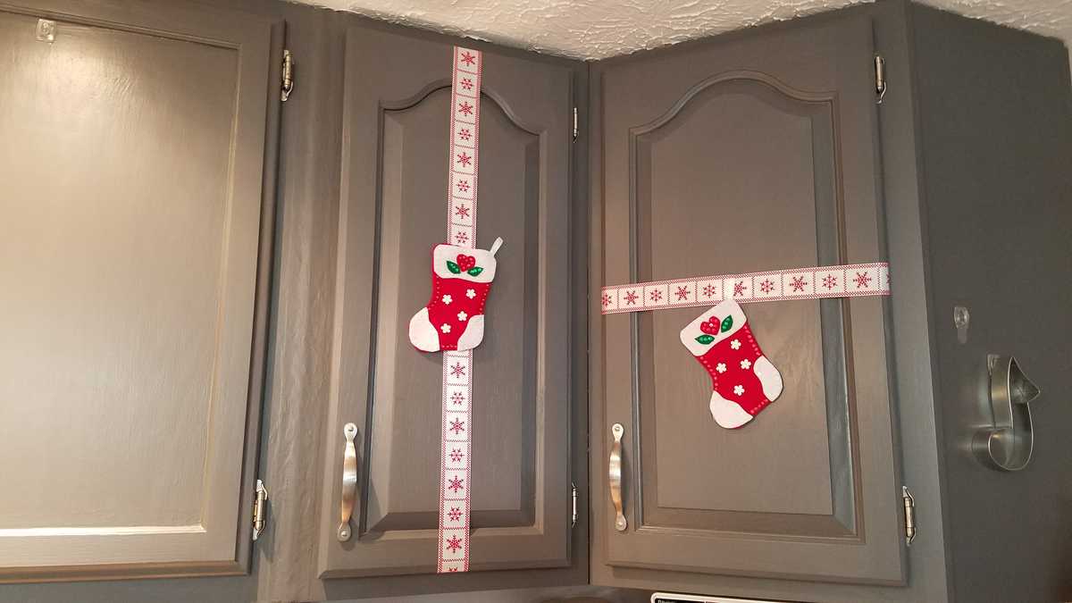 Kitchen Cupboard Christmas Decor 2 – B4 and Afters