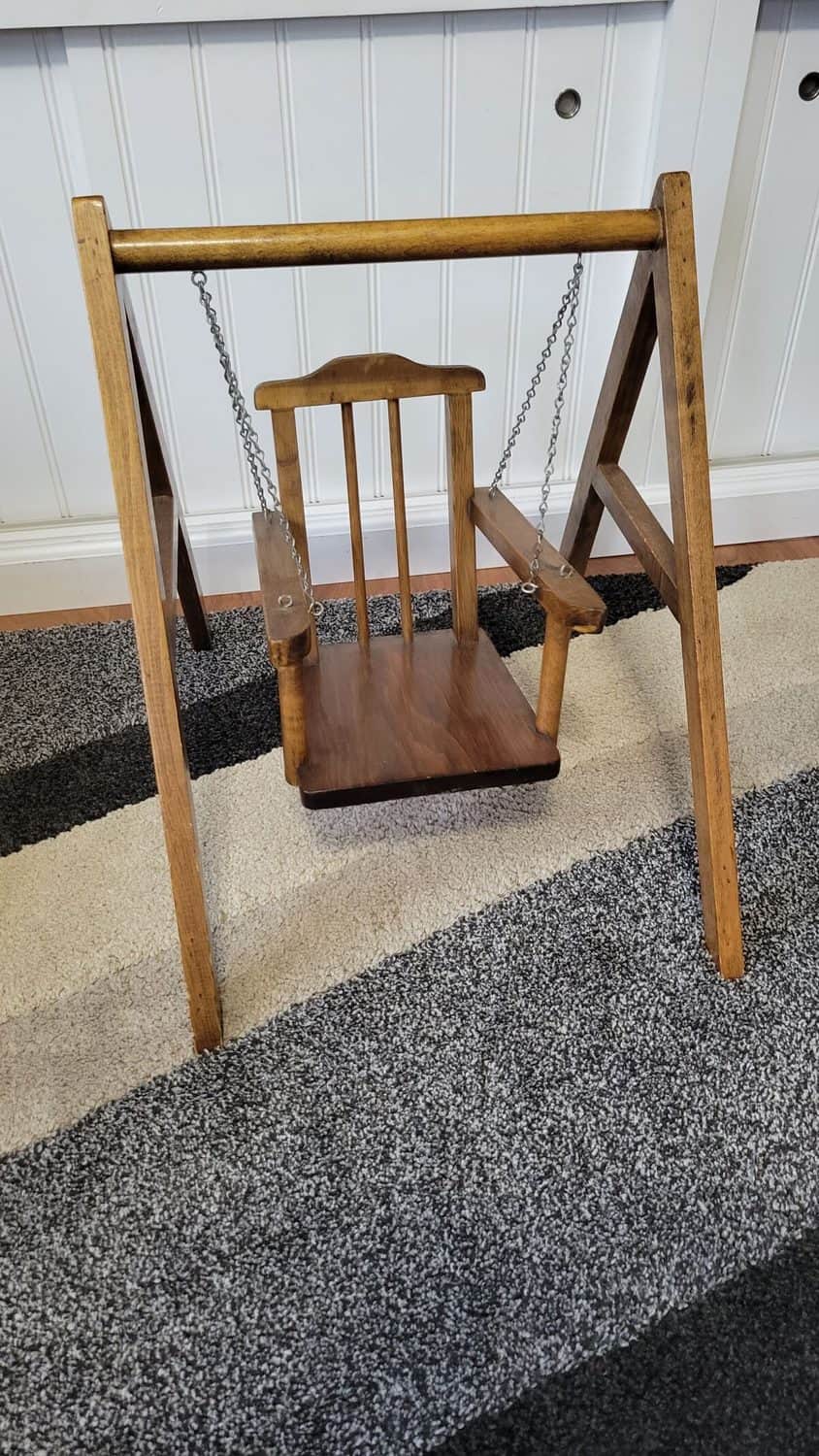 Easy Fall Swing Decor - How I Made an Adorable Mini Vignette – B4 and ...