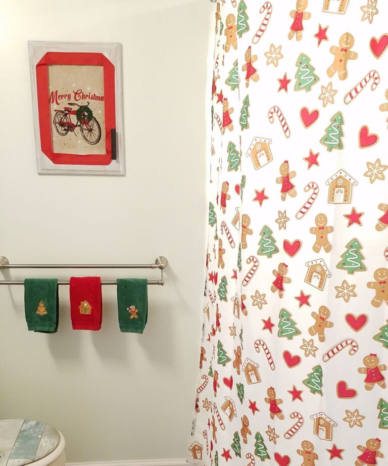Gingerbread Decor in our Bathroom – B4 and Afters