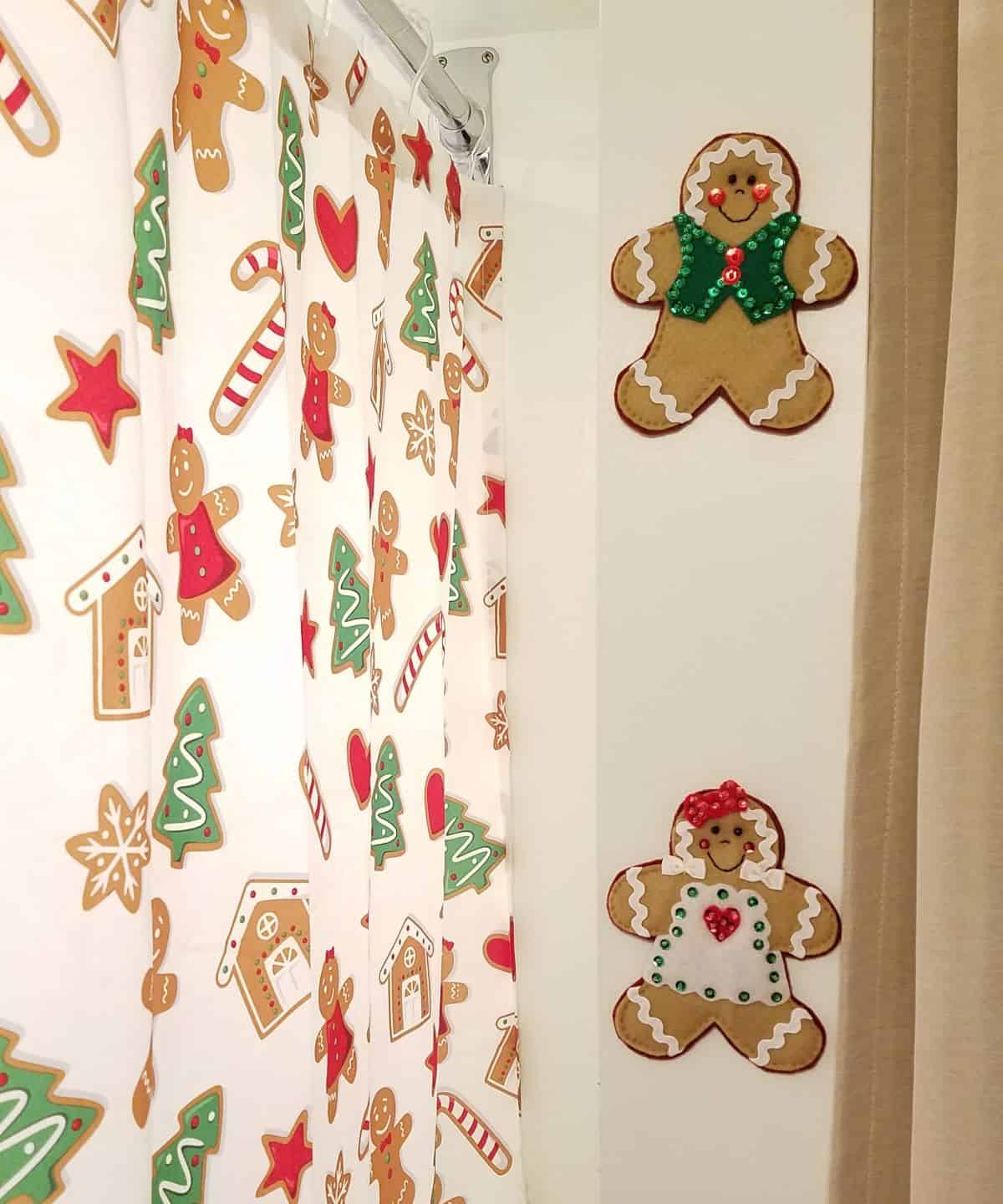 Gingerbread Decor in our Bathroom – B4 and Afters