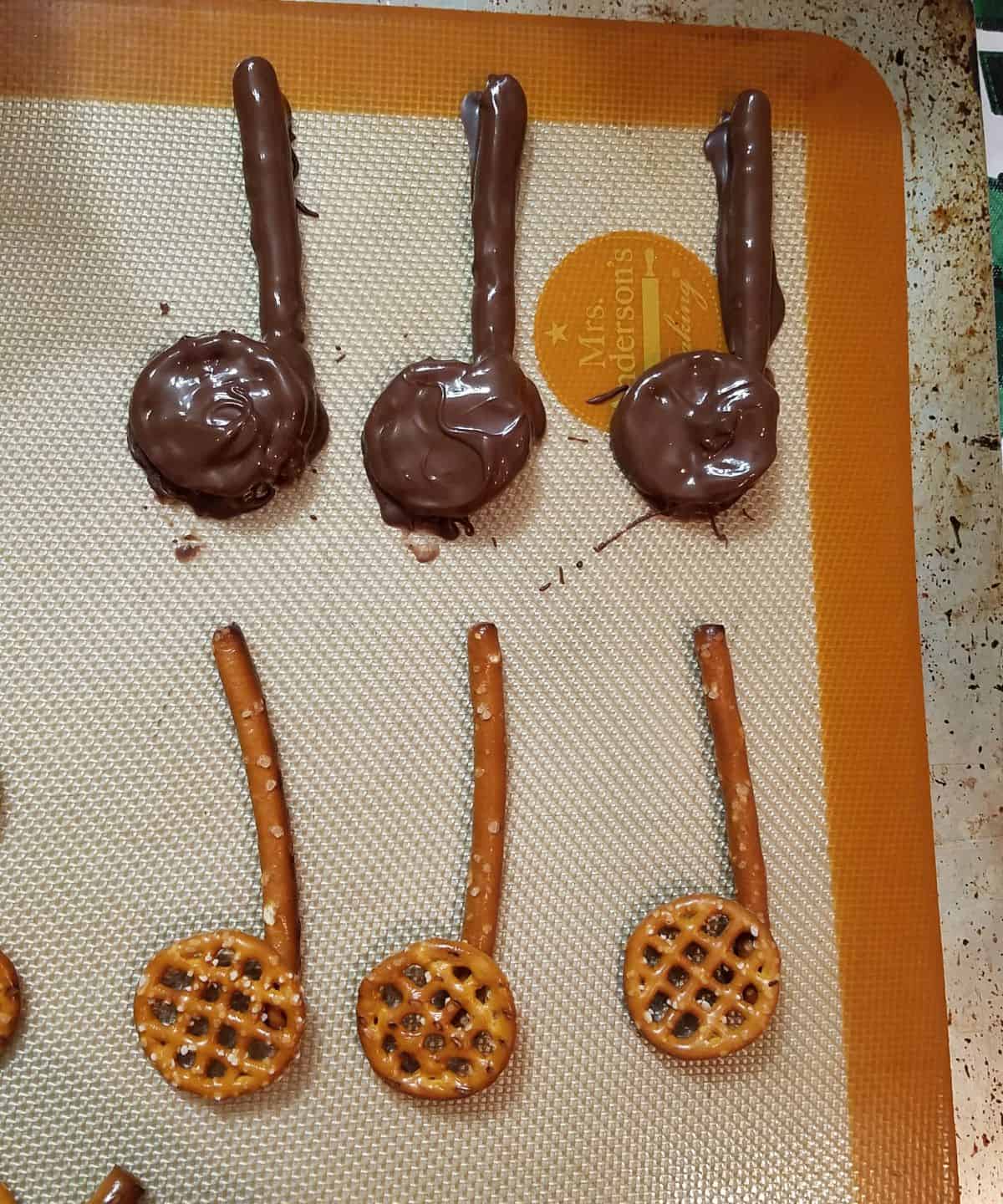 Chocolate Covered Music Note Pretzels – B4 and Afters