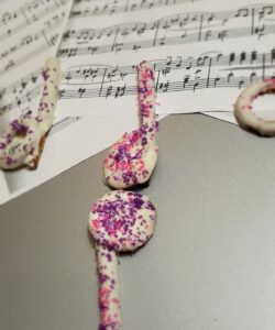 Chocolate Covered Music Note Pretzels – B4 and Afters