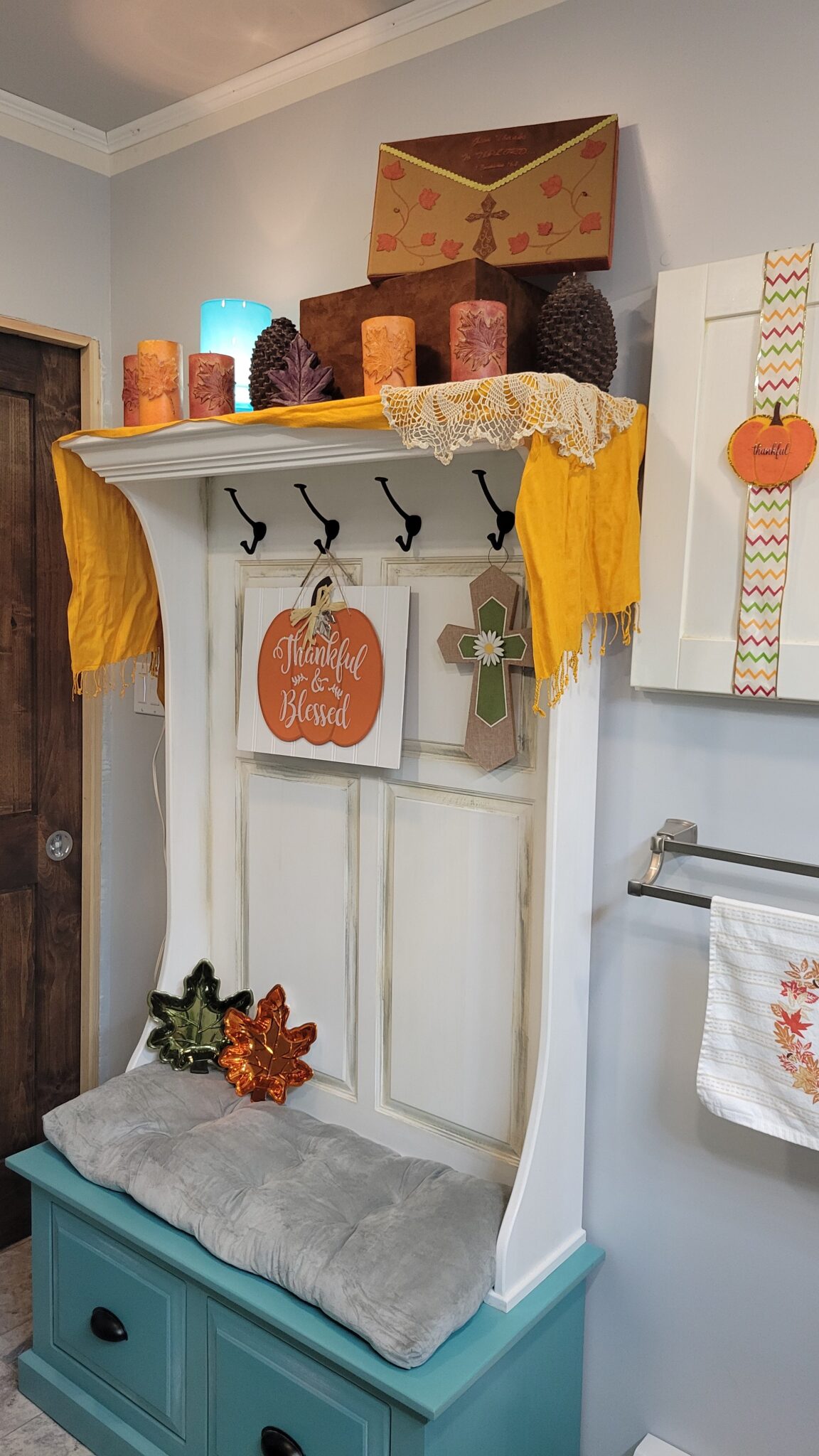 How to Decorate a Hall Bench for Fall – B4 and Afters